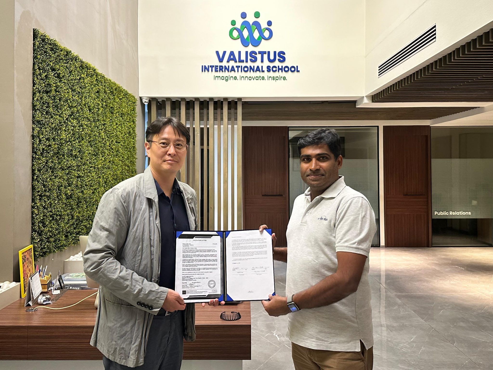 럭스로보, 10개 인도 학교와 ‘미래 교실’ MOU 체결 - Kollo