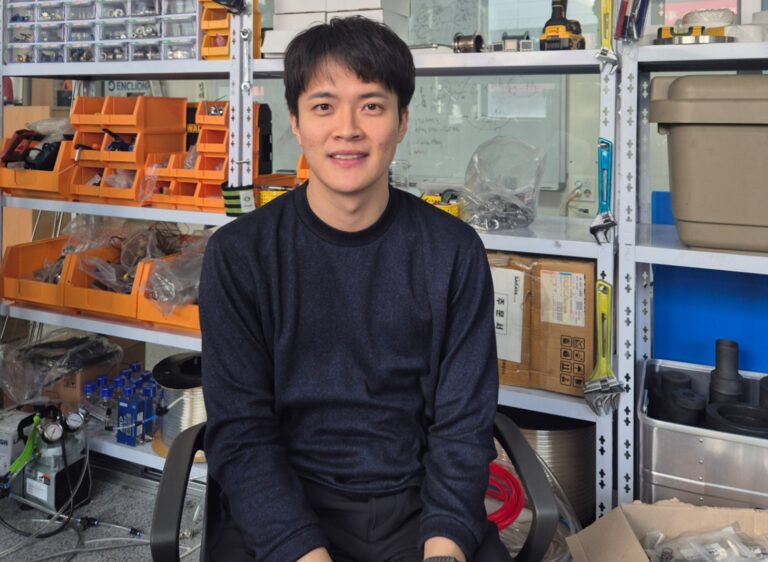 "A lump of methane turns into hydrogen and black gold"...Enklian ...