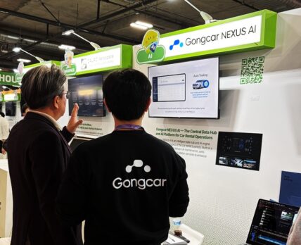 Gongka unveils expanded AX rental car model at CES 2026. - 벤처스퀘어